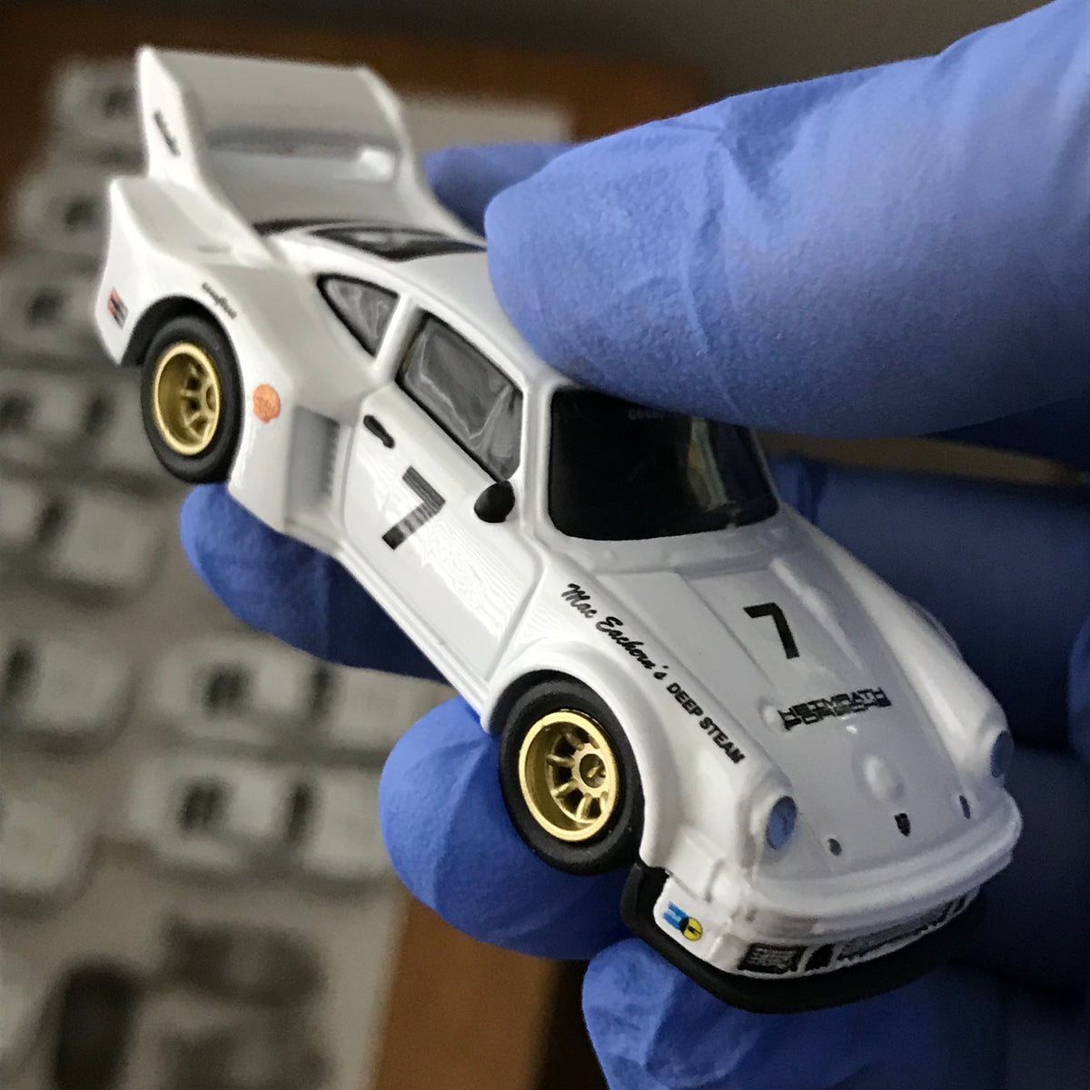 SMALL SCALE MODEL CARS – Vintage43